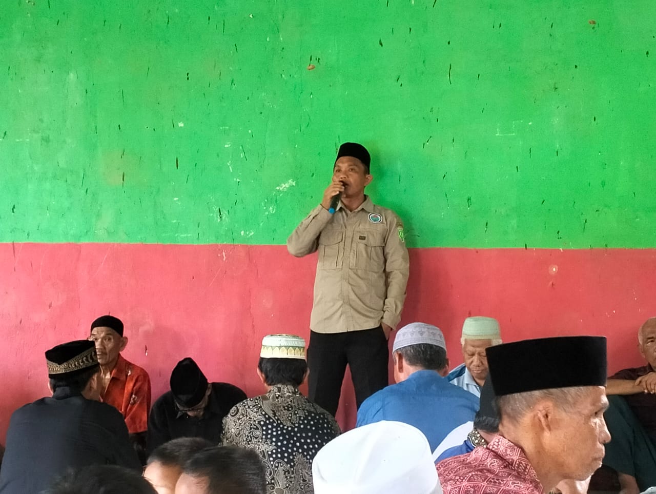 Pemdes Layan Adakan Kegiatan "Sedekah Rame" | BidikCamera.com